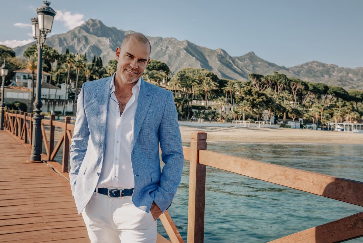 Om Jacob Johansen (The hottest broker on the coast)